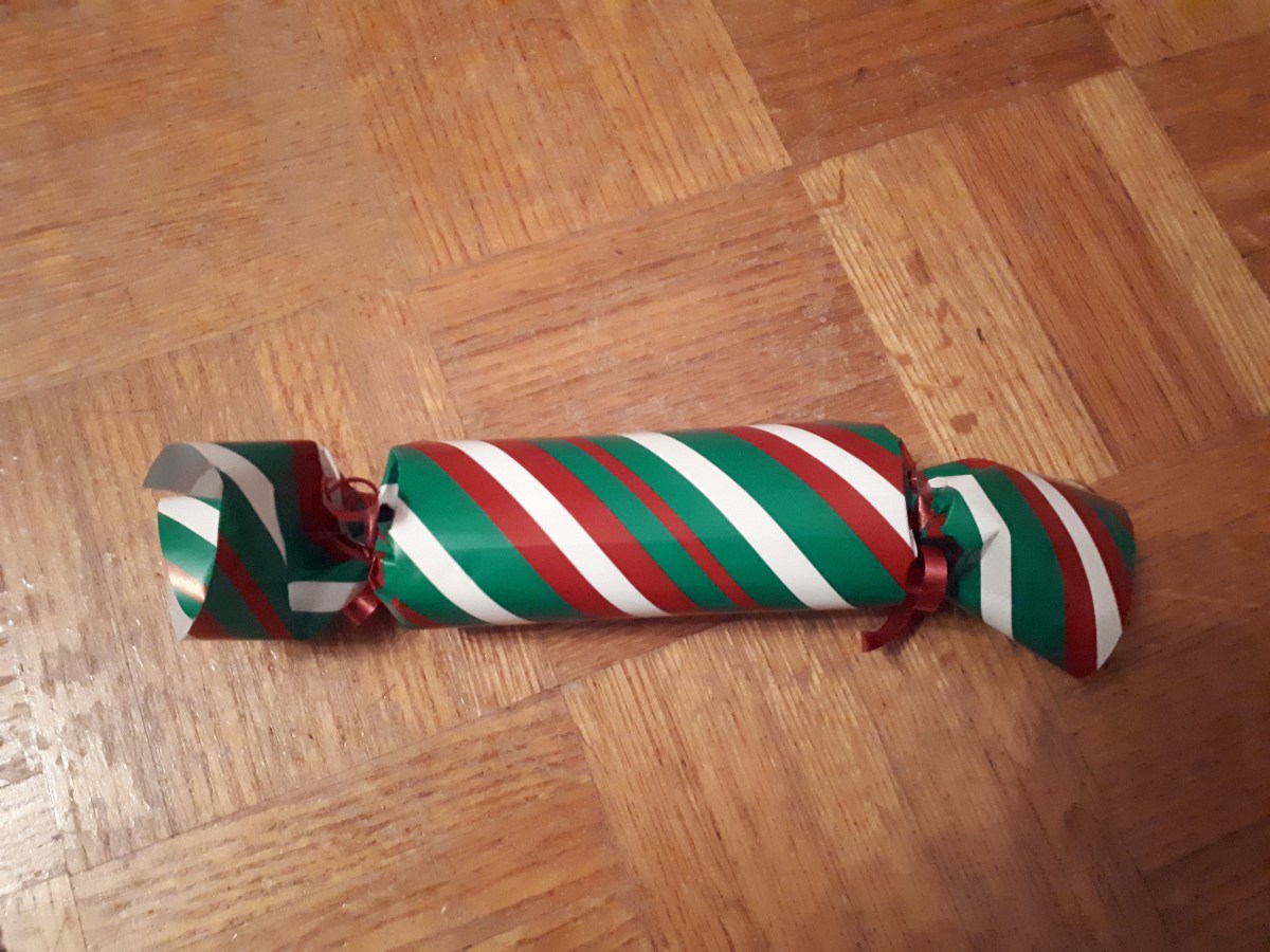 DIY Christmas Crackers – But First We Craft